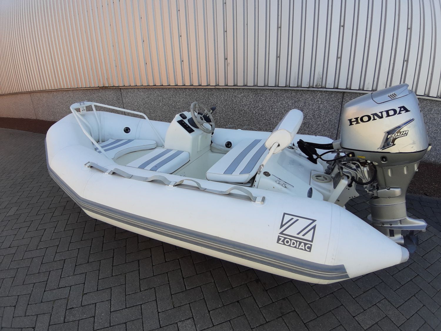 Zodiac - 340 Yachtline De Luxe - 1999 - € 5.250 Boot zum Verkauf ...