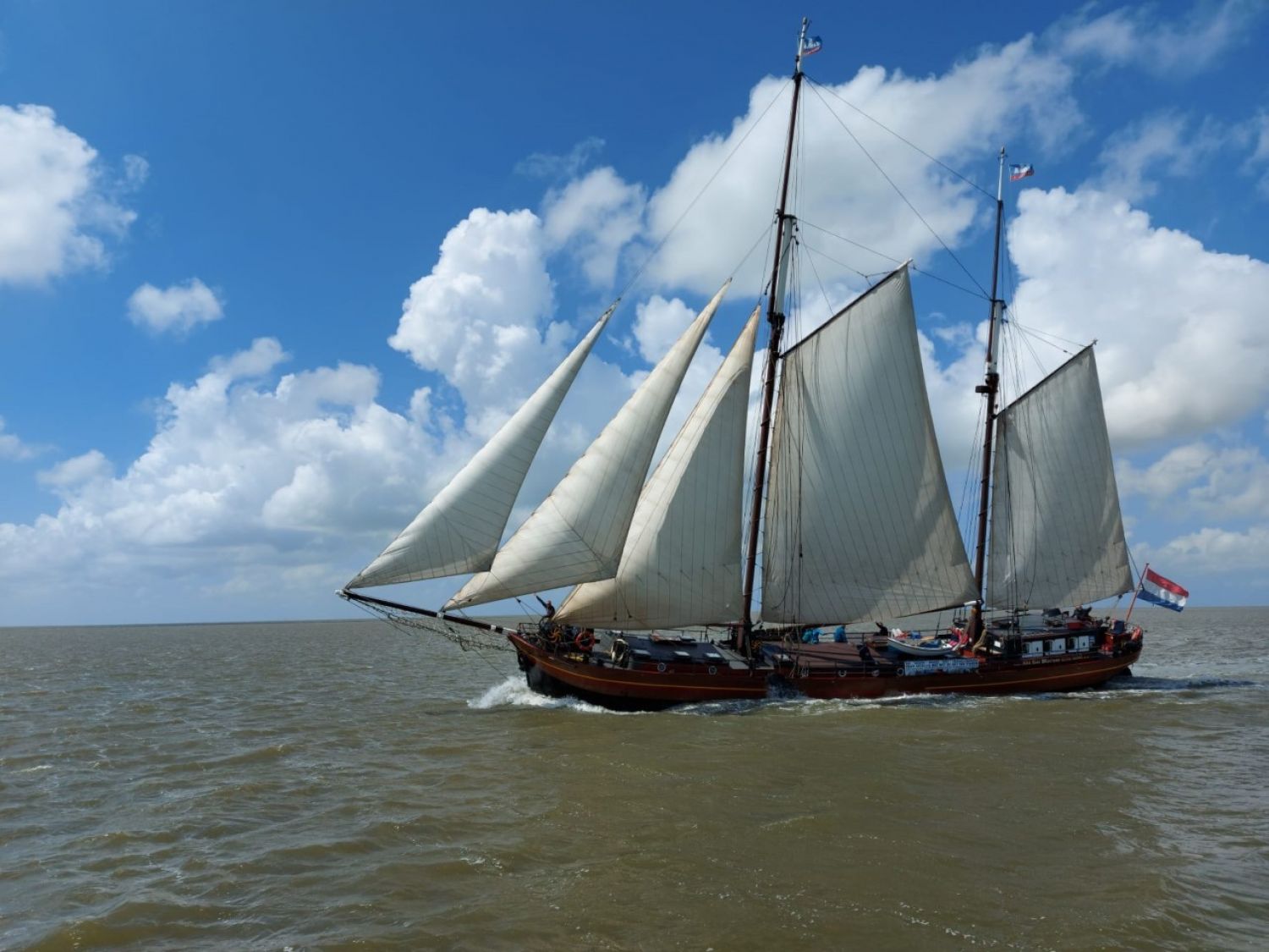 Scheepsmakelaardij Goliath Grou | Jachtmakelaar in plezier- en ...