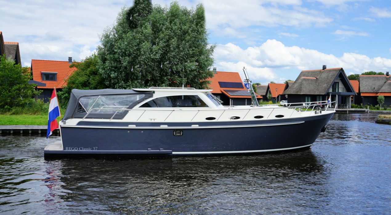 Motor yachts with character - Shipyard in Ossenzijl | Vri-Jon DSA Yachts