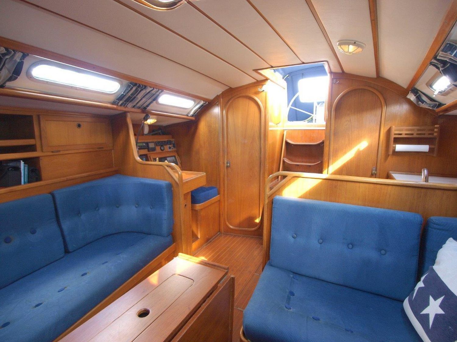 Dynamic 37 Segelboot zu verkaufen | White Whale Yachtbrokers