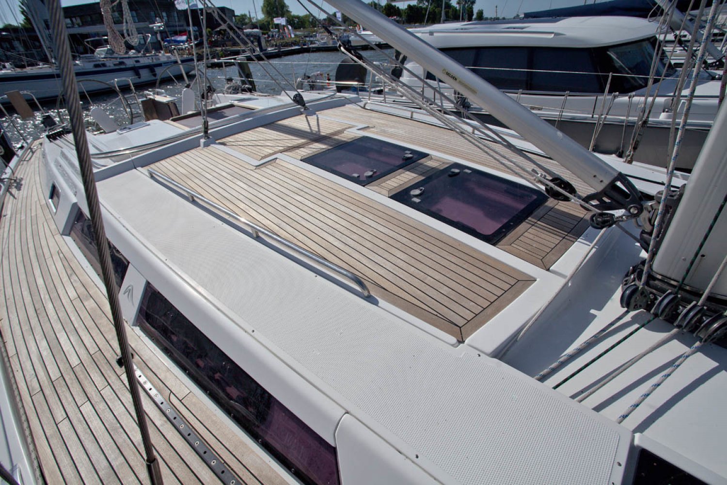 Hanse 470 (launch 2011) sailboat for sale | White Whale Yachtbrokers