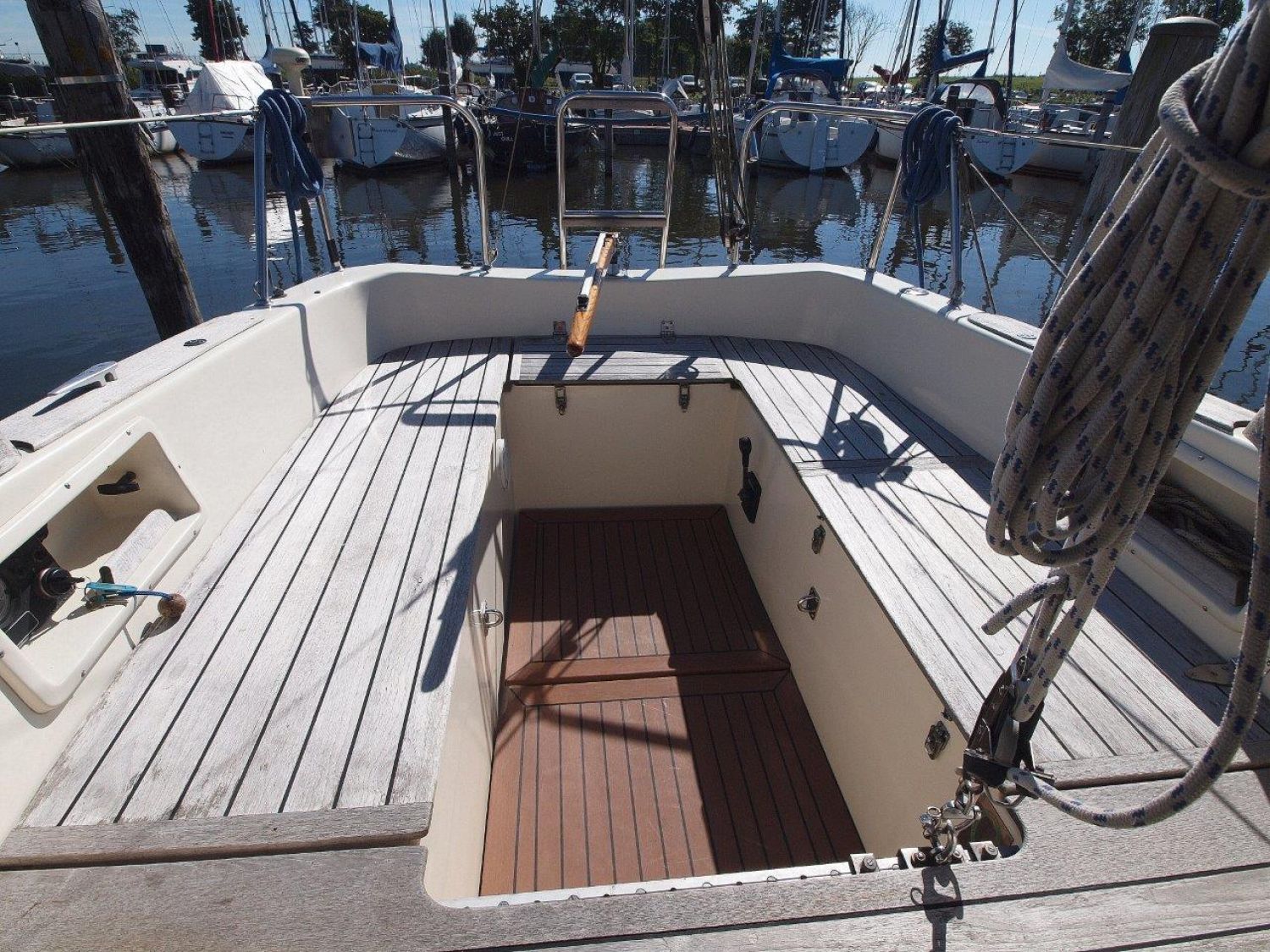Hallberg Rassy 29 sailboat for sale | White Whale Yachtbrokers