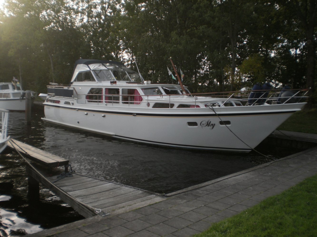 Valk Kruiser 1400 AK motorboot | White Whale Yachtbrokers