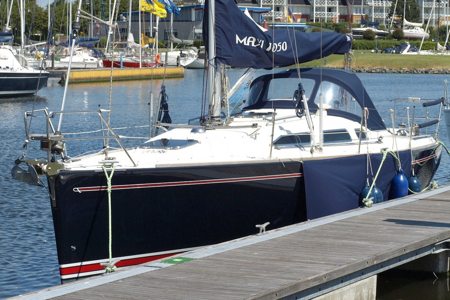 Maxi 1050 zeilboot te koop | White Whale Yachtbrokers