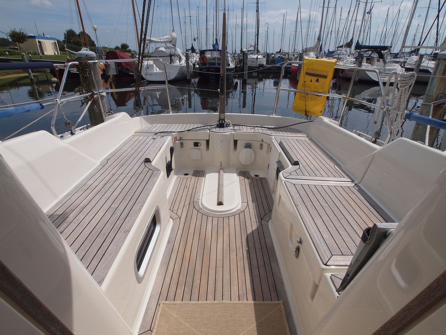 Hanse 341 sailboat for sale | White Whale Yachtbrokers