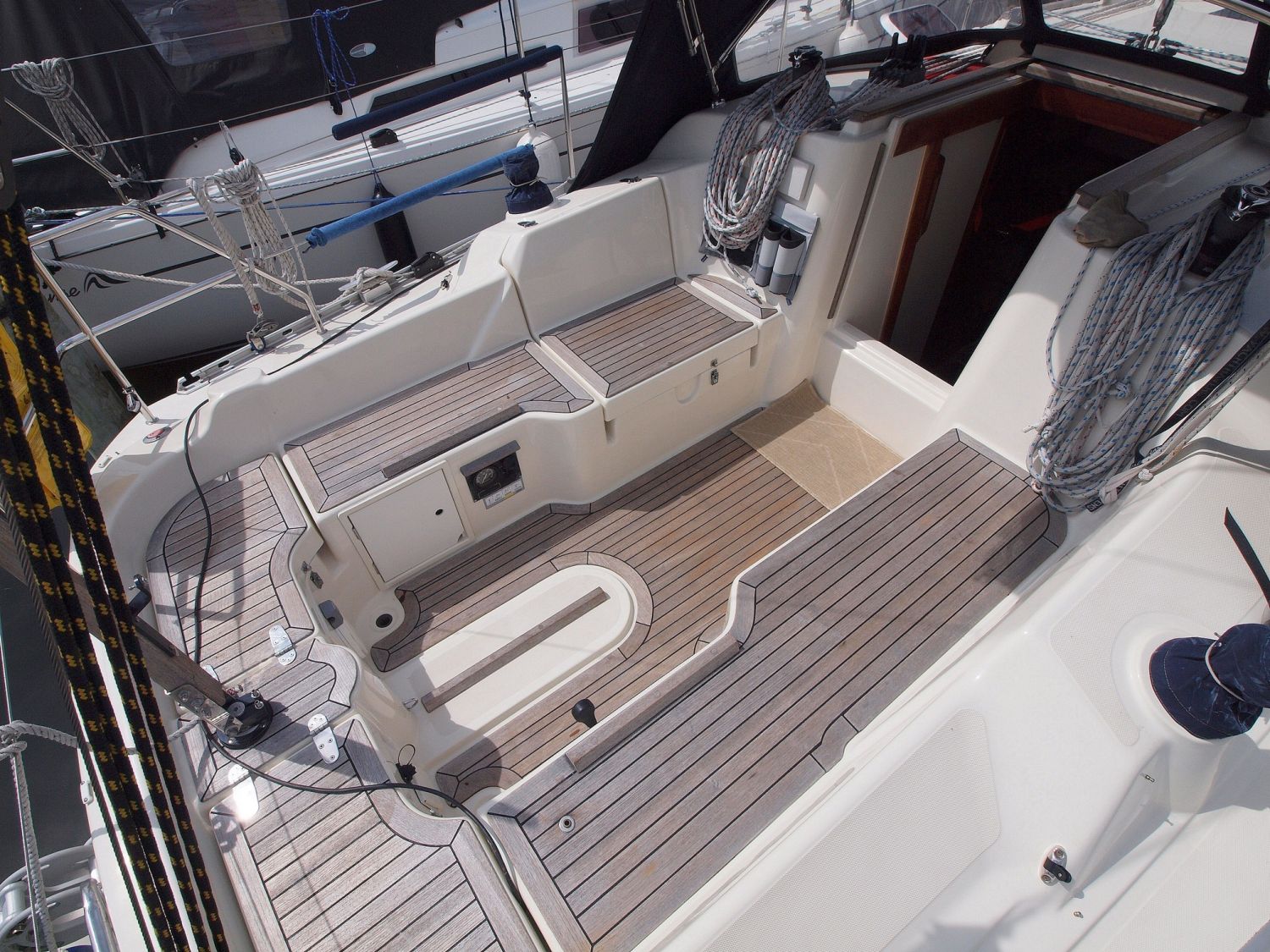 Hanse 341 sailboat for sale | White Whale Yachtbrokers