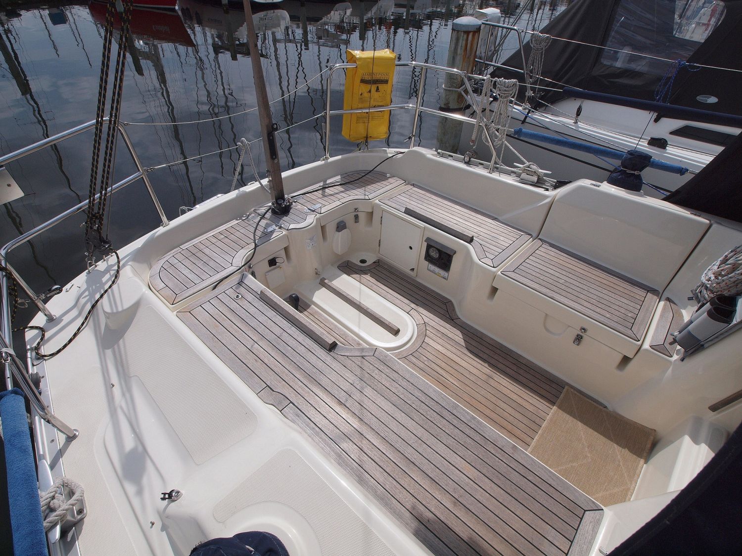 Hanse 341 sailboat for sale | White Whale Yachtbrokers