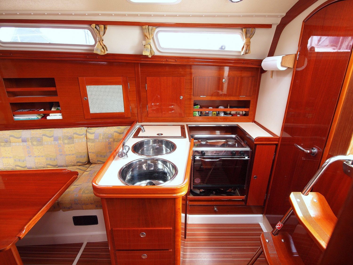 Hanse 341 sailboat for sale | White Whale Yachtbrokers