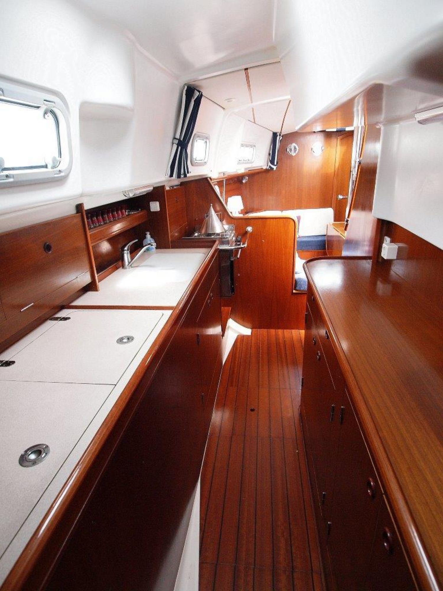 Beneteau Oceanis 36 CC sailboat for sale | White Whale Yachtbrokers