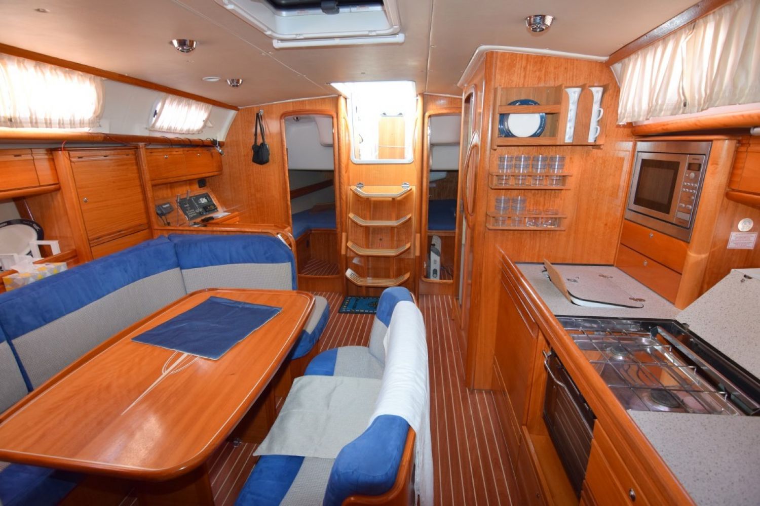 Bavaria 40 Cruiser sailboat for sale | White Whale Yachtbrokers