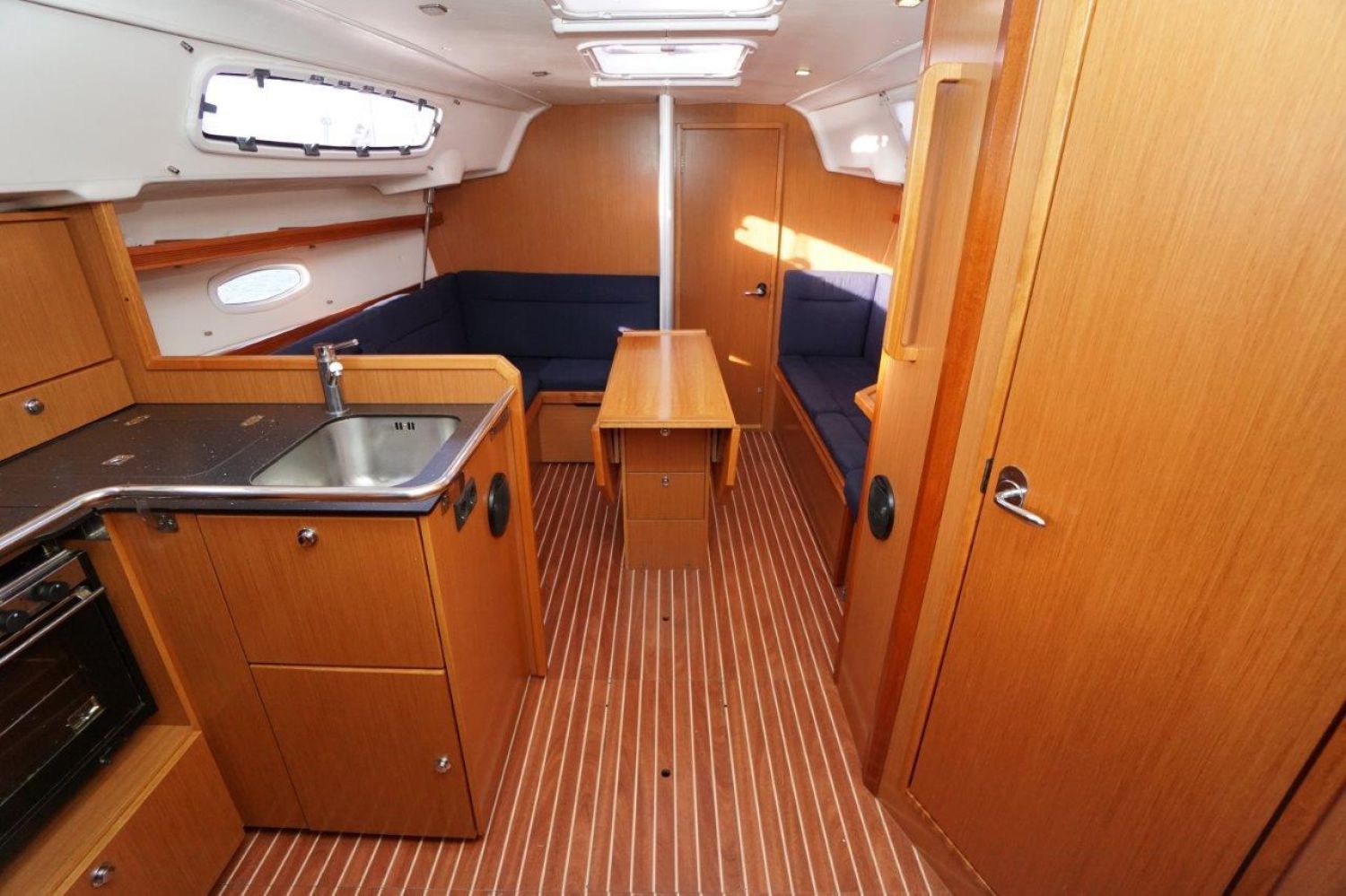 Bavaria 35 Cruiser sailboat for sale | White Whale Yachtbrokers