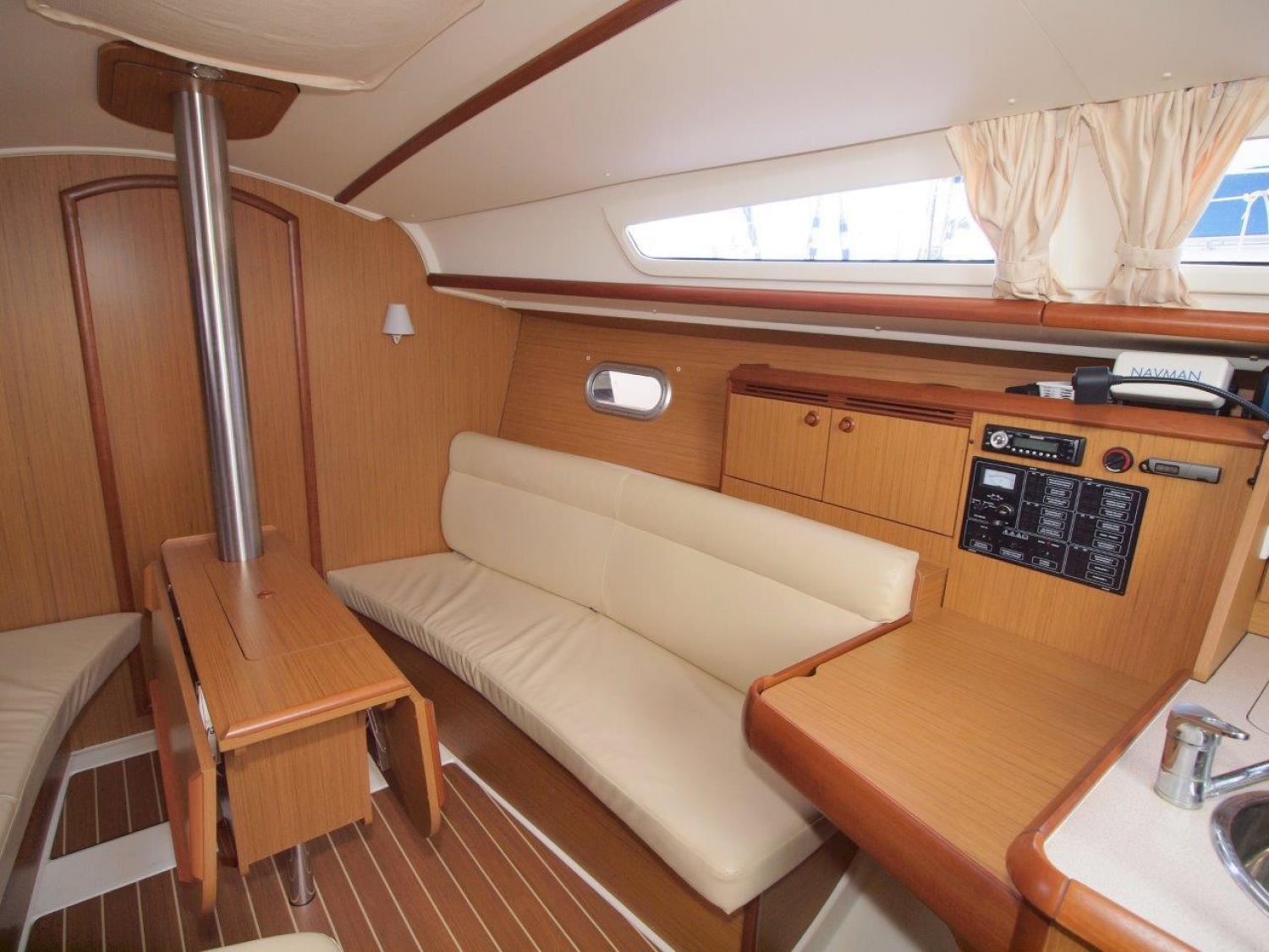 Jeanneau Sun Odyssey 32i sailboat for sale | White Whale Yachtbrokers