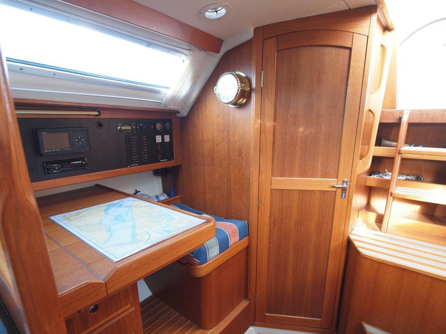 Comfortina 38 sailboat for sale | White Whale Yachtbrokers