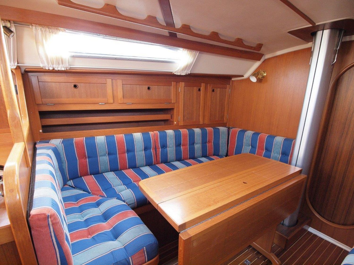 Comfortina 38 sailboat for sale | White Whale Yachtbrokers