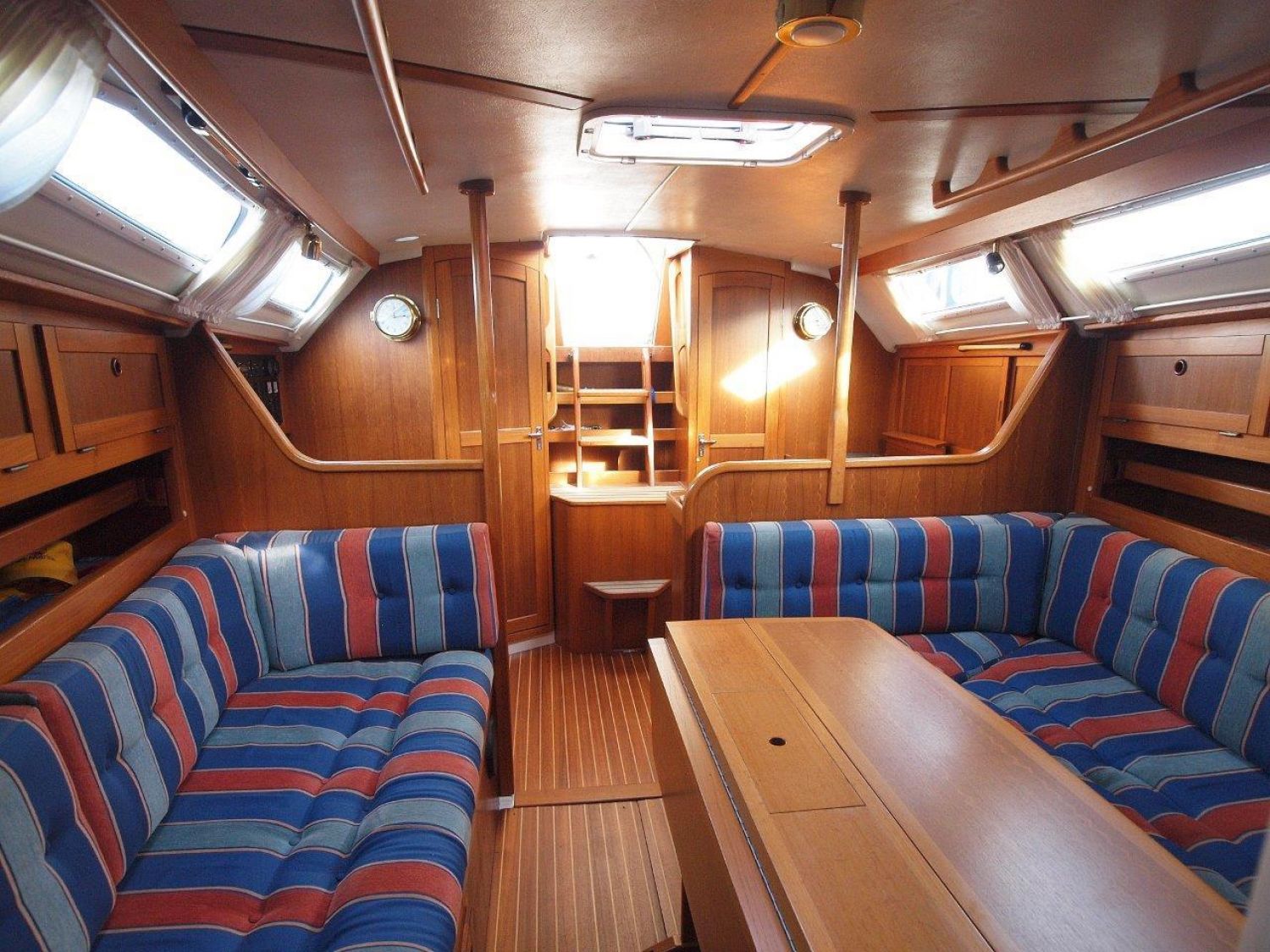 Comfortina 38 sailboat for sale | White Whale Yachtbrokers