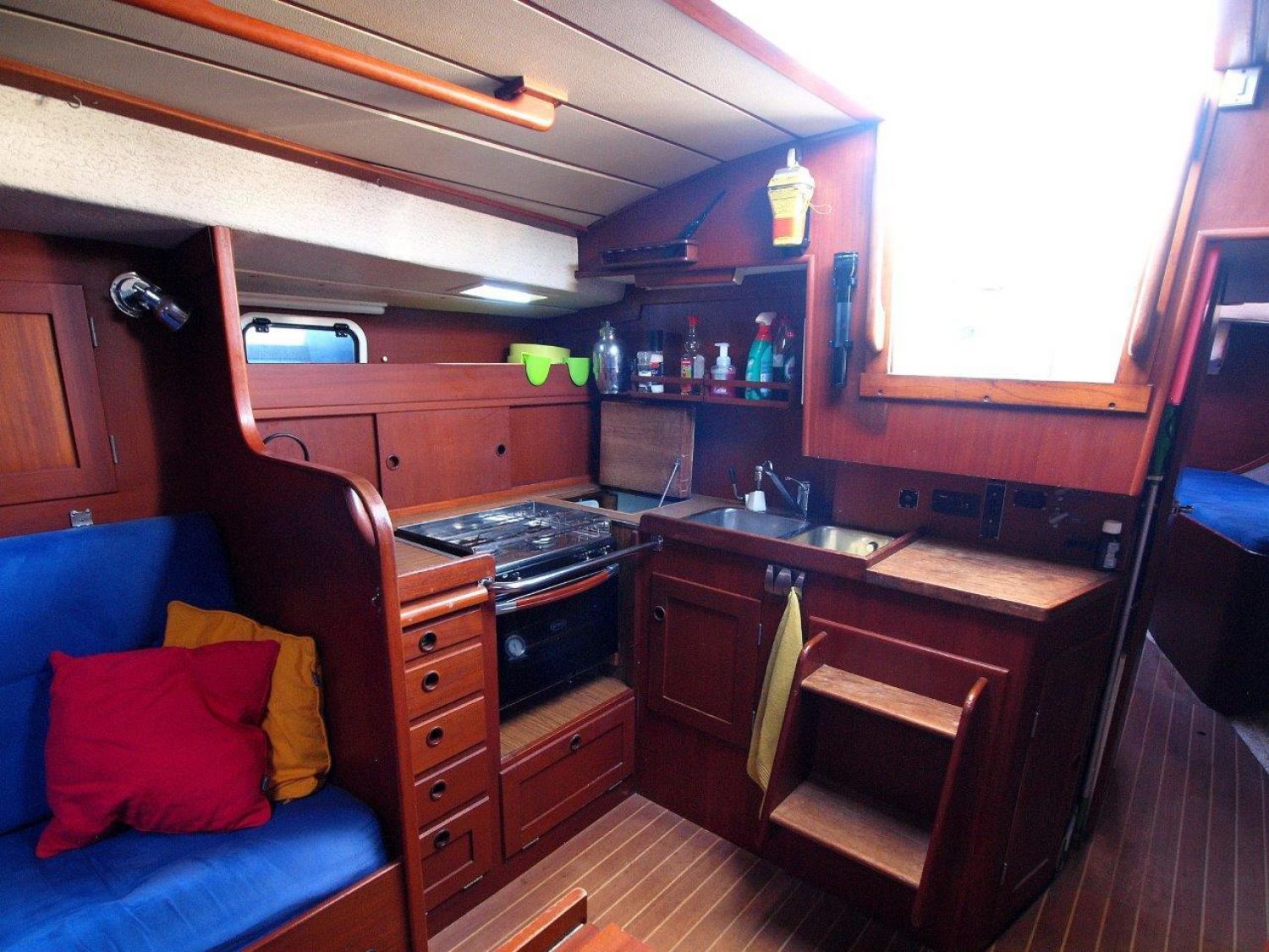 Hallberg Rassy 38 sailboat for sale | White Whale Yachtbrokers