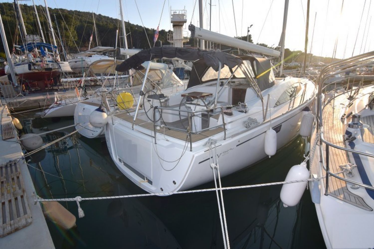 Bavaria 46 Vision sailboat for sale | White Whale Yachtbrokers