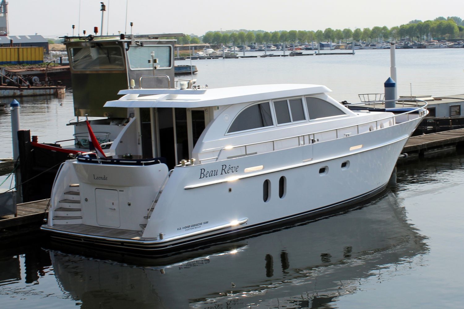 Van Den Hoven Executive 1500 motorboat for sale | White Whale Yachtbrokers