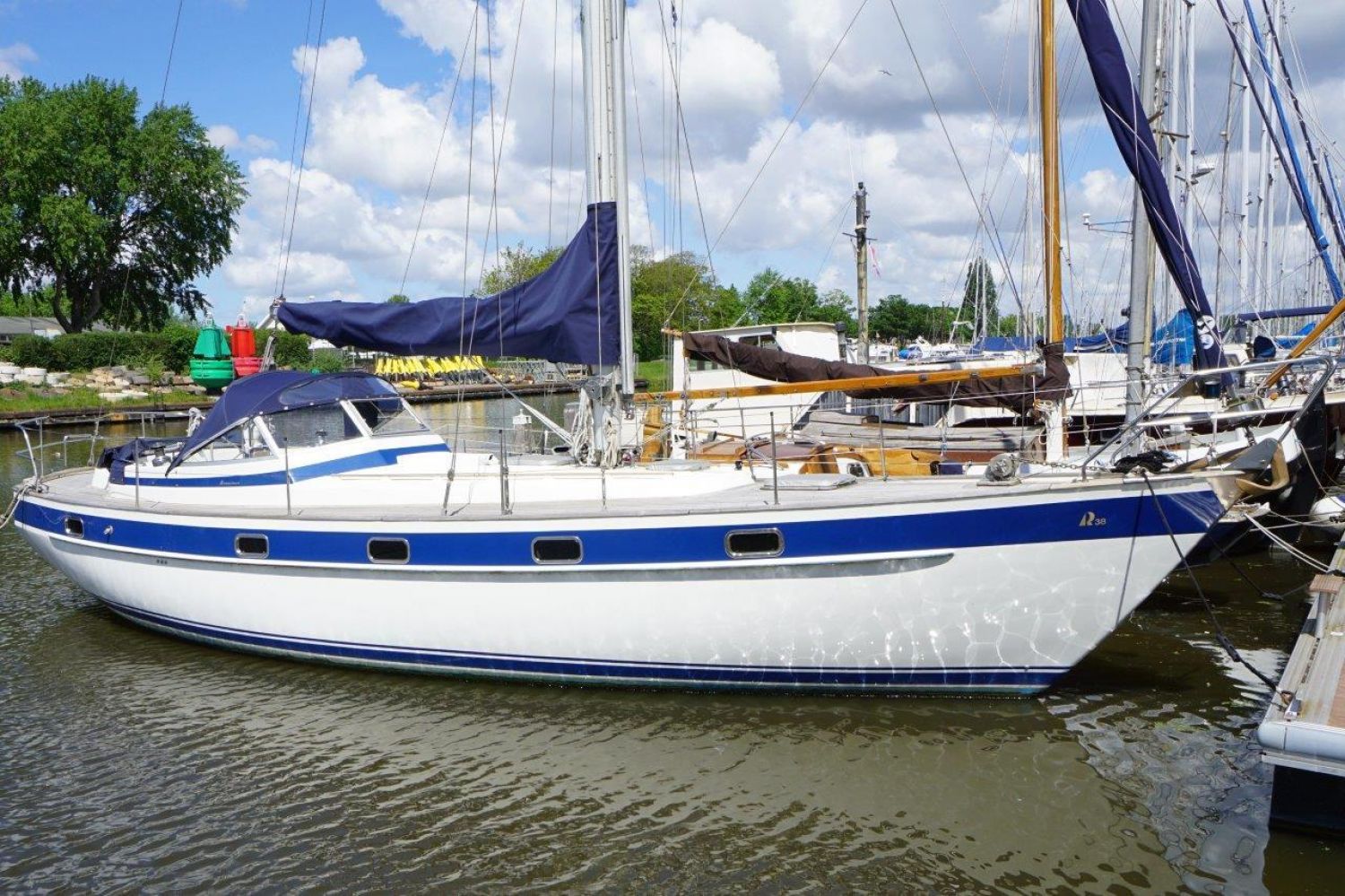 Hallberg Rassy 38 sailboat for sale | White Whale Yachtbrokers