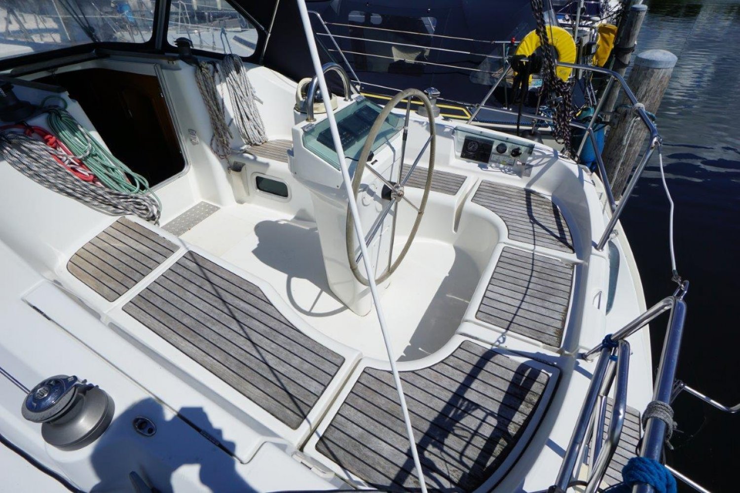 Beneteau Oceanis 331 Clipper sailboat for sale | White Whale Yachtbrokers