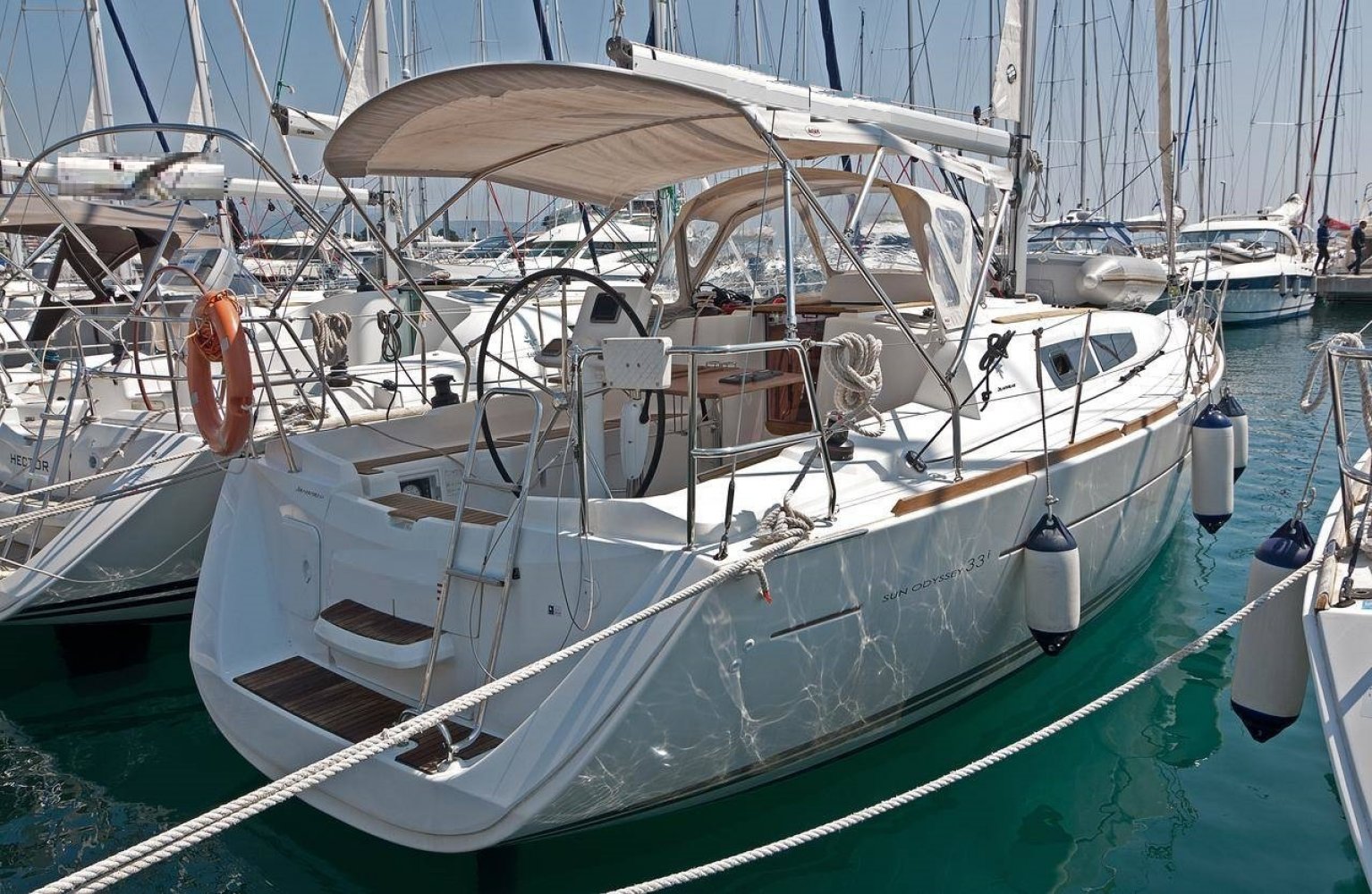 Jeanneau Sun Odyssey 33i sailboat for sale | White Whale Yachtbrokers