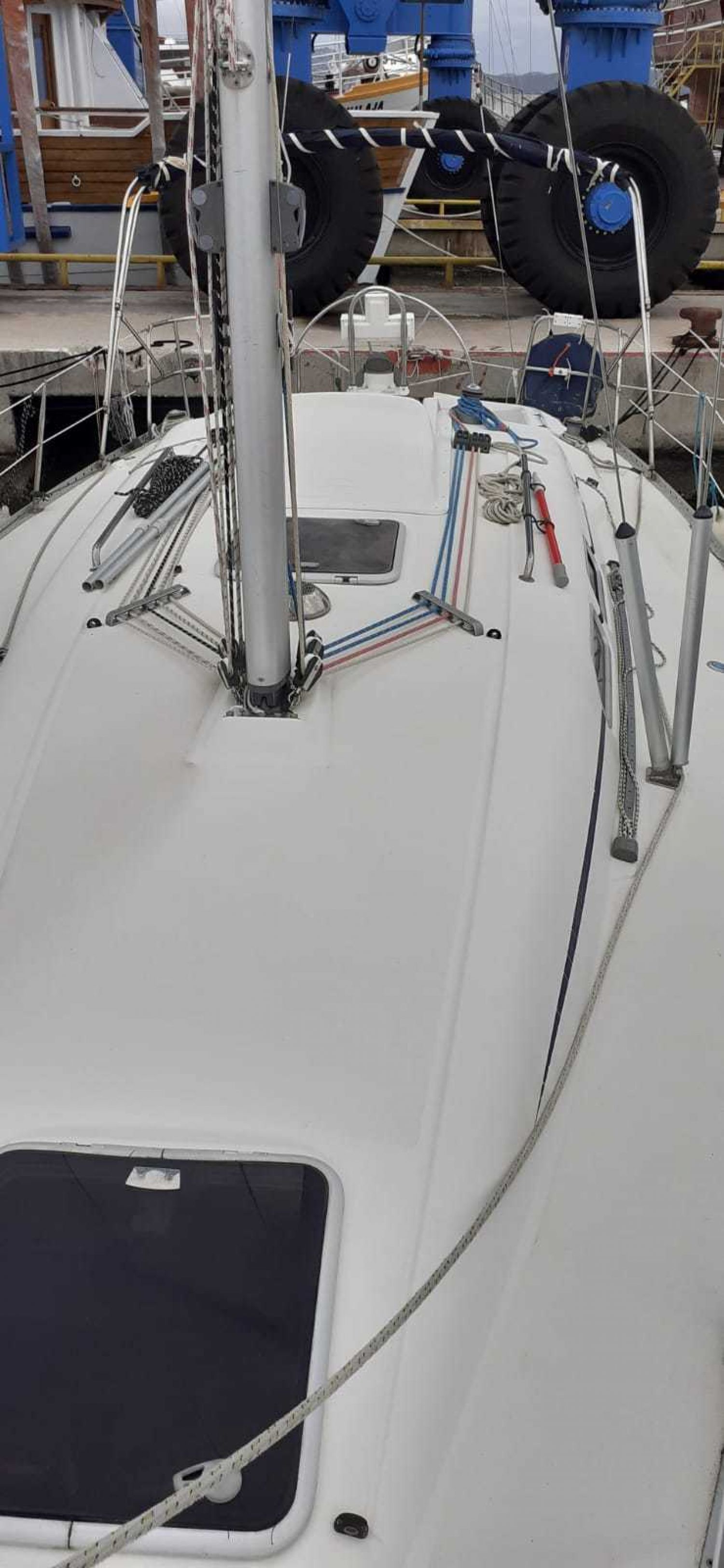 Elan 333 sailboat for sale | White Whale Yachtbrokers