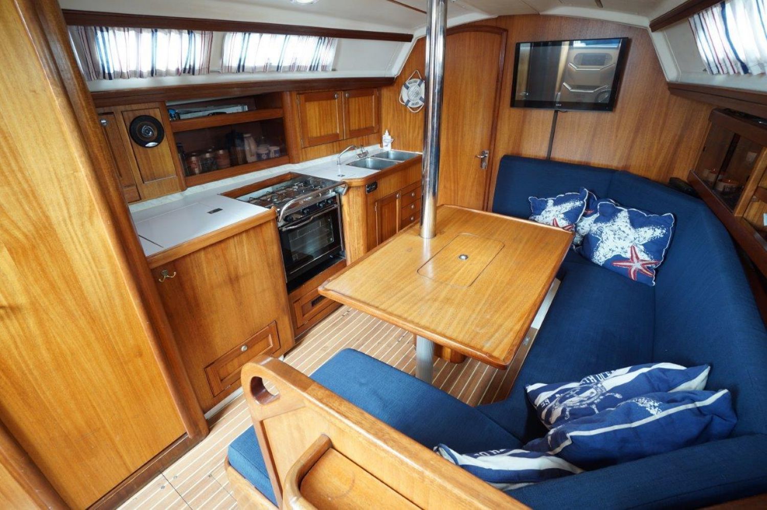 Elan 36 Sold | White Whale Yachtbrokers