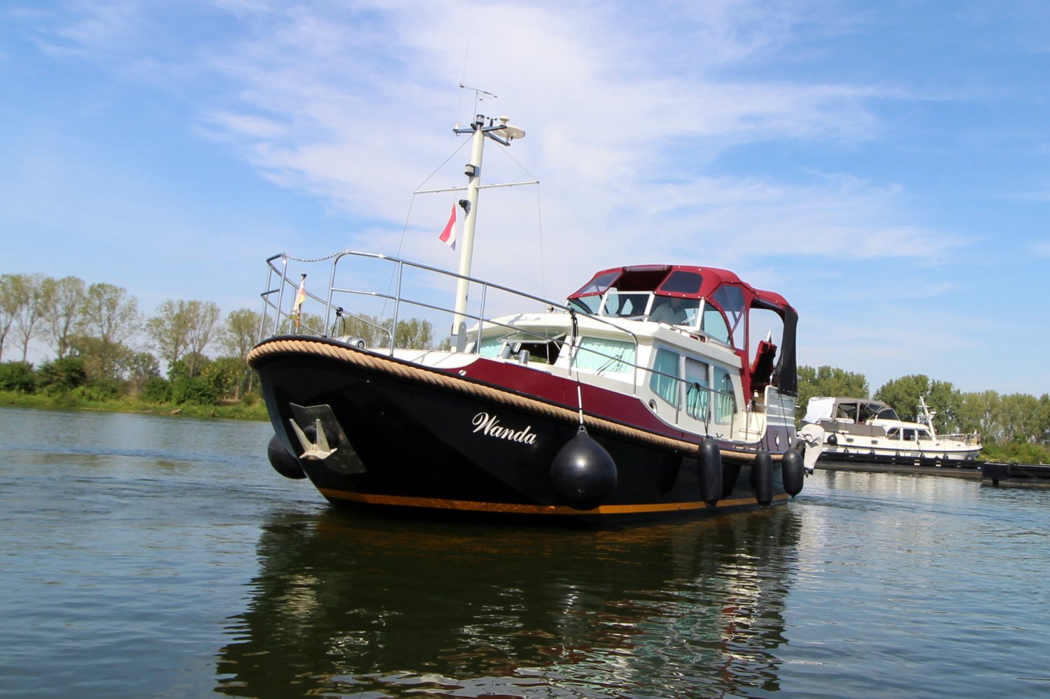 Linssen Dutch Sturdy 320 AC motorboat for sale | White Whale Yachtbrokers