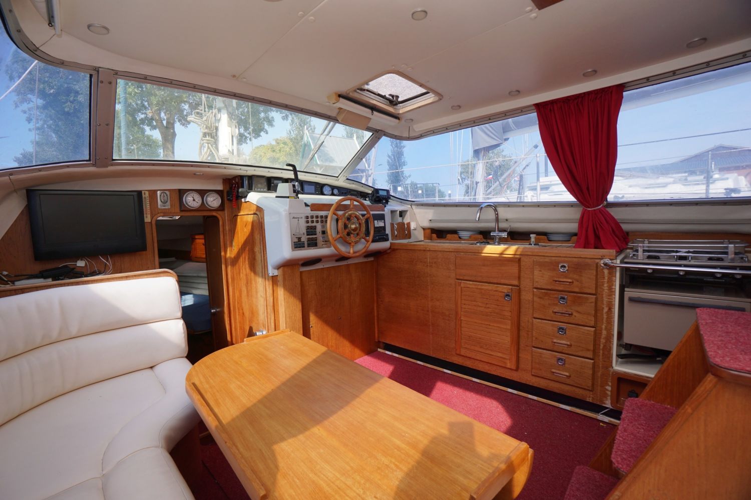 Westerly Riviera 35 Decksalon zeilboot | White Whale Yachtbrokers