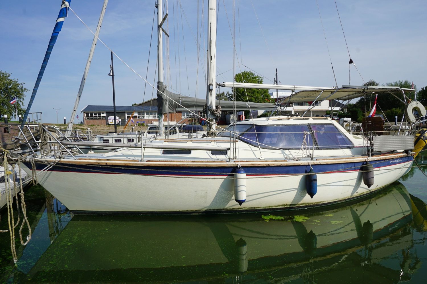 Westerly Riviera 35 Decksalon zeilboot | White Whale Yachtbrokers