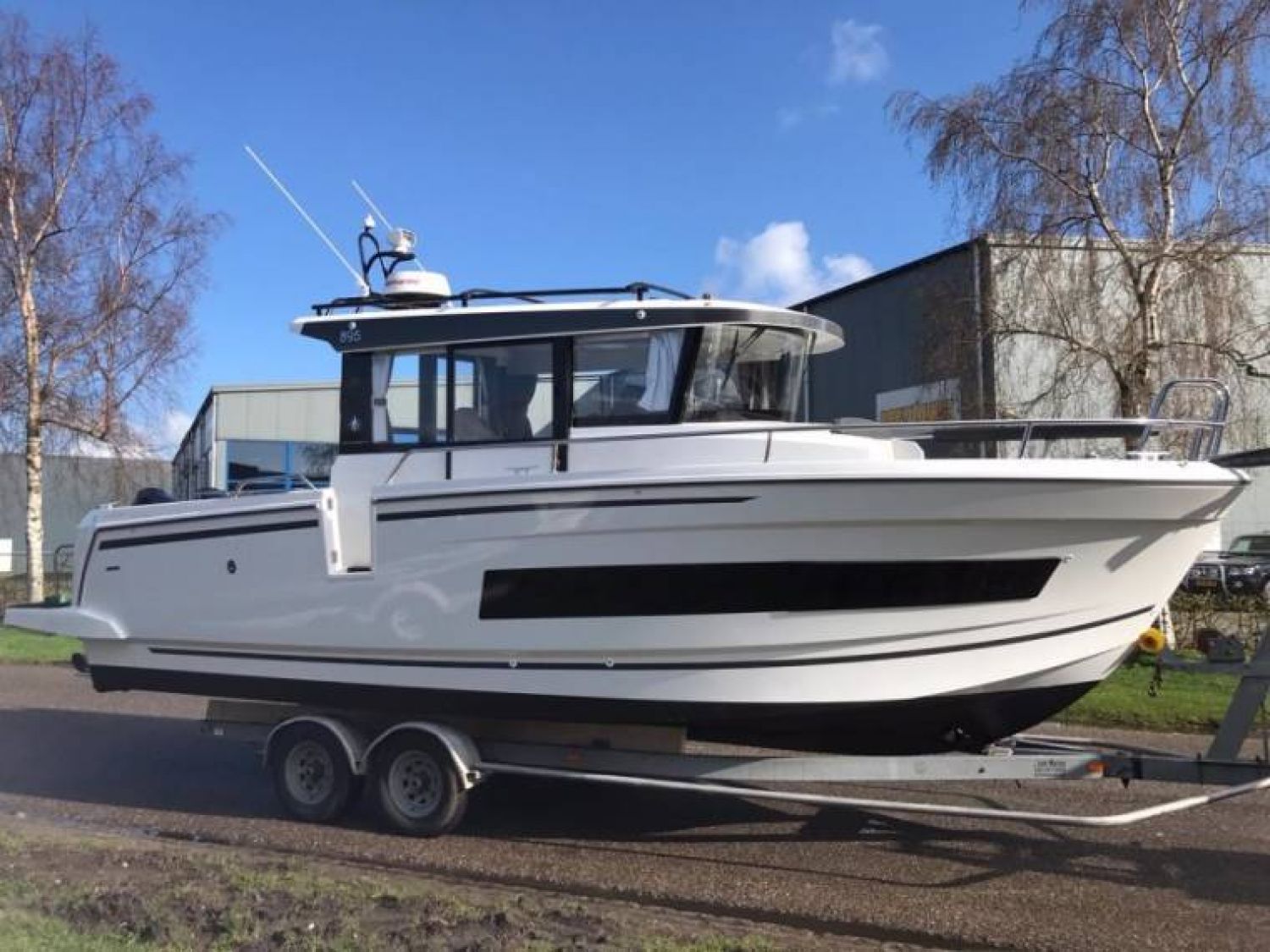 Jeanneau 895 MERRY FISHER Sport OFFSHORE motorboat for sale | White ...