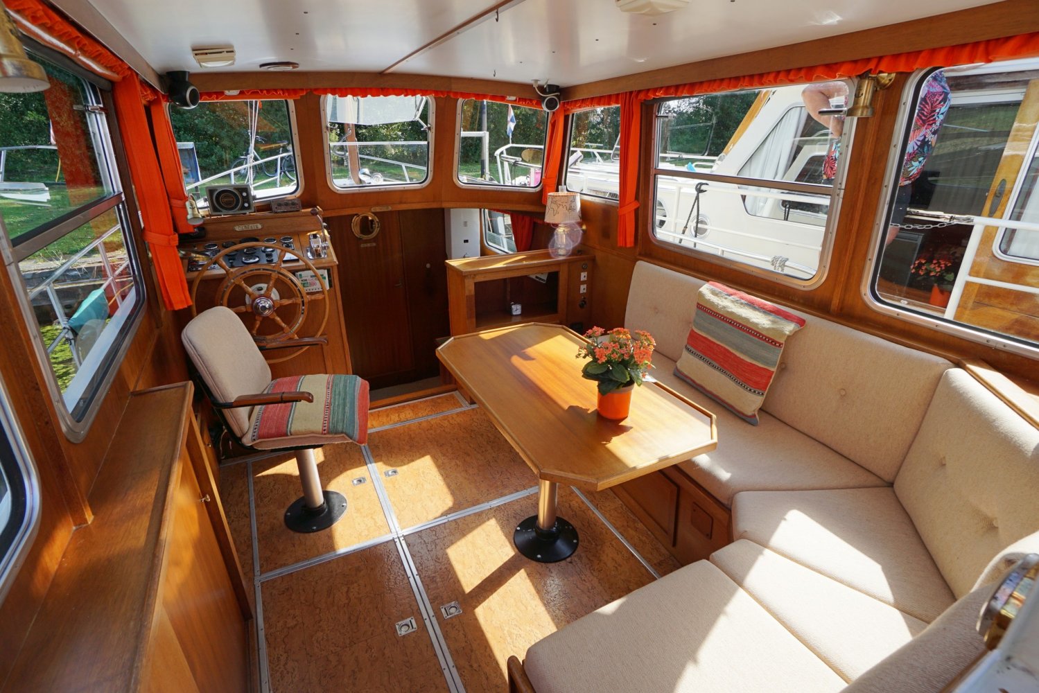 Linssen St. Jozef Vlet 950 Salon AK Sold | White Whale Yachtbrokers