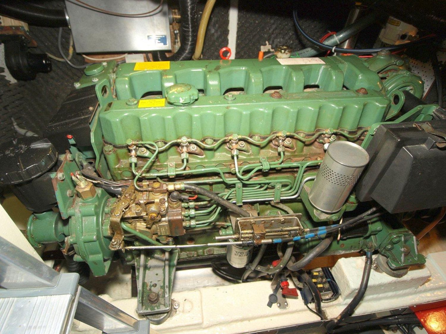 CHB 34 Trawler motorboot | White Whale Yachtbrokers