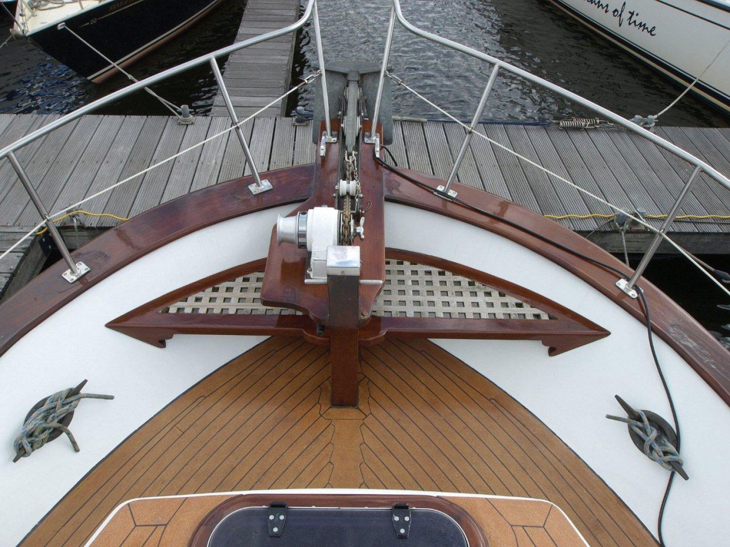CHB 34 Trawler motorboot | White Whale Yachtbrokers