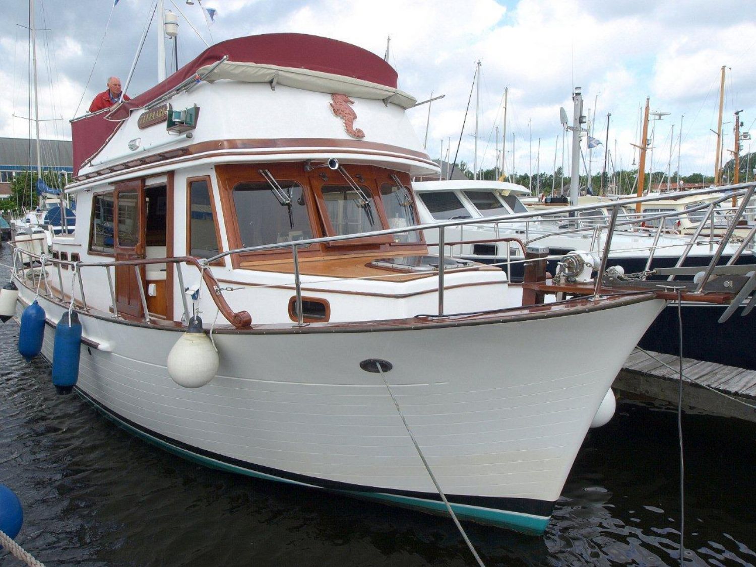 CHB 34 Trawler motorboot | White Whale Yachtbrokers