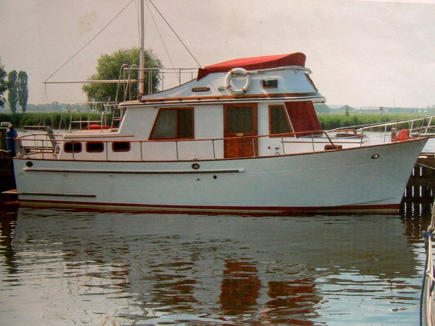 CHB 34 Trawler motorboot | White Whale Yachtbrokers