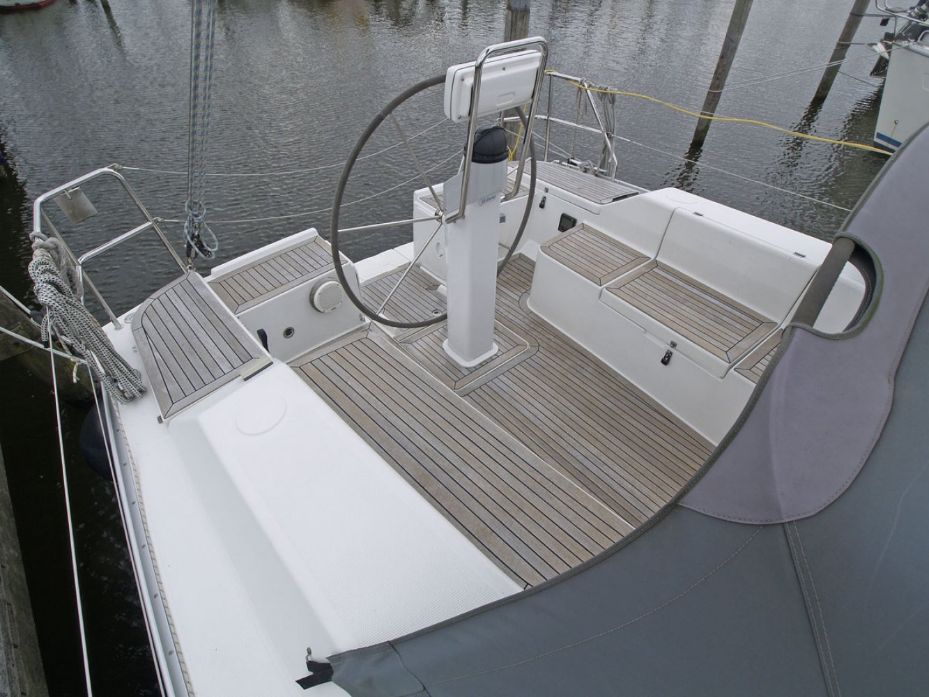 Hanse 350 sailboat for sale | White Whale Yachtbrokers