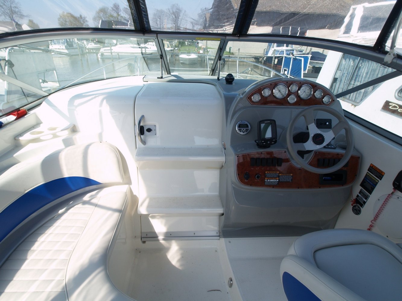 Bayliner (USA) 265 SB motorboot | White Whale Yachtbrokers