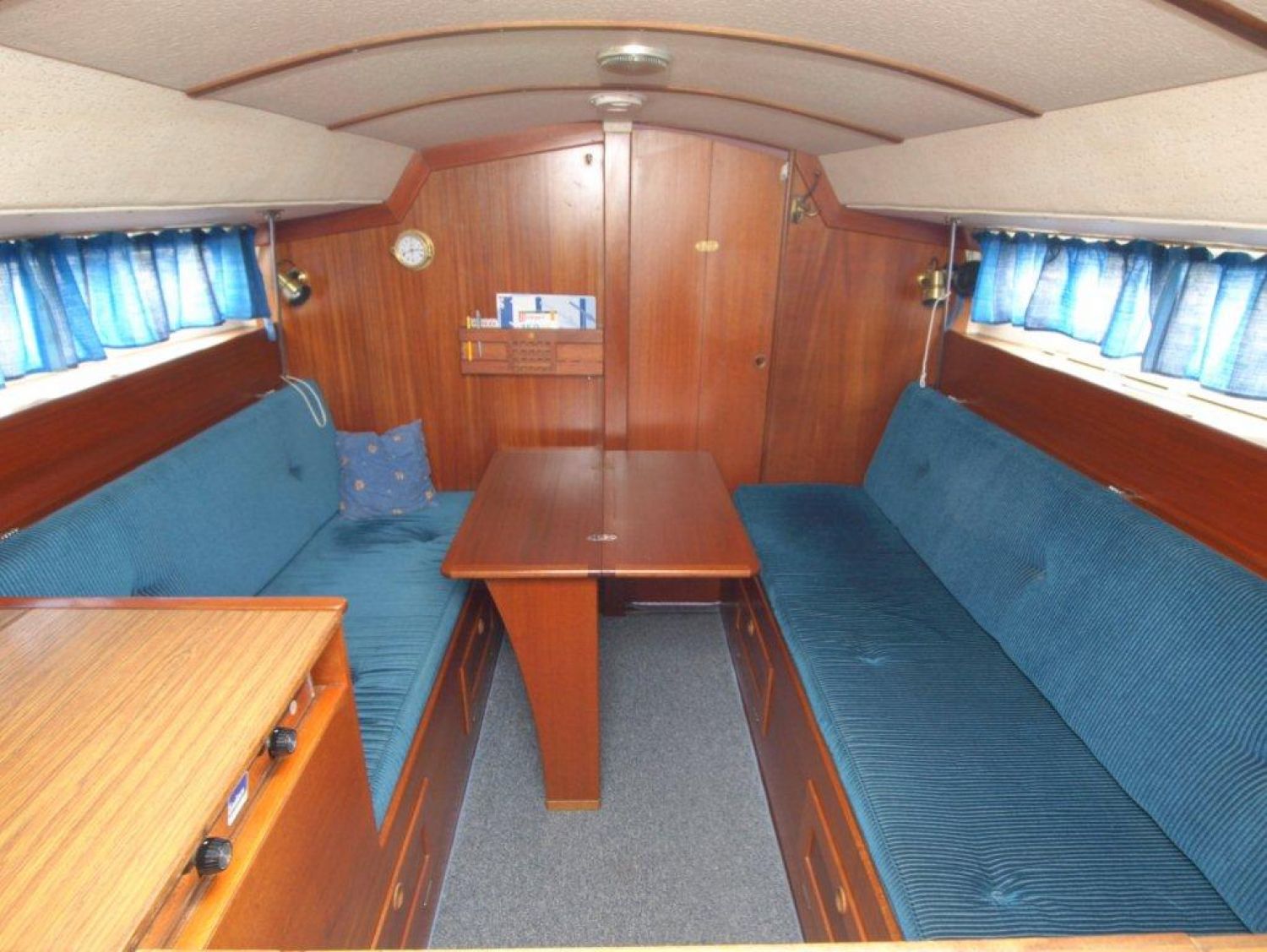 Hallberg Rassy 26 zeilboot | White Whale Yachtbrokers