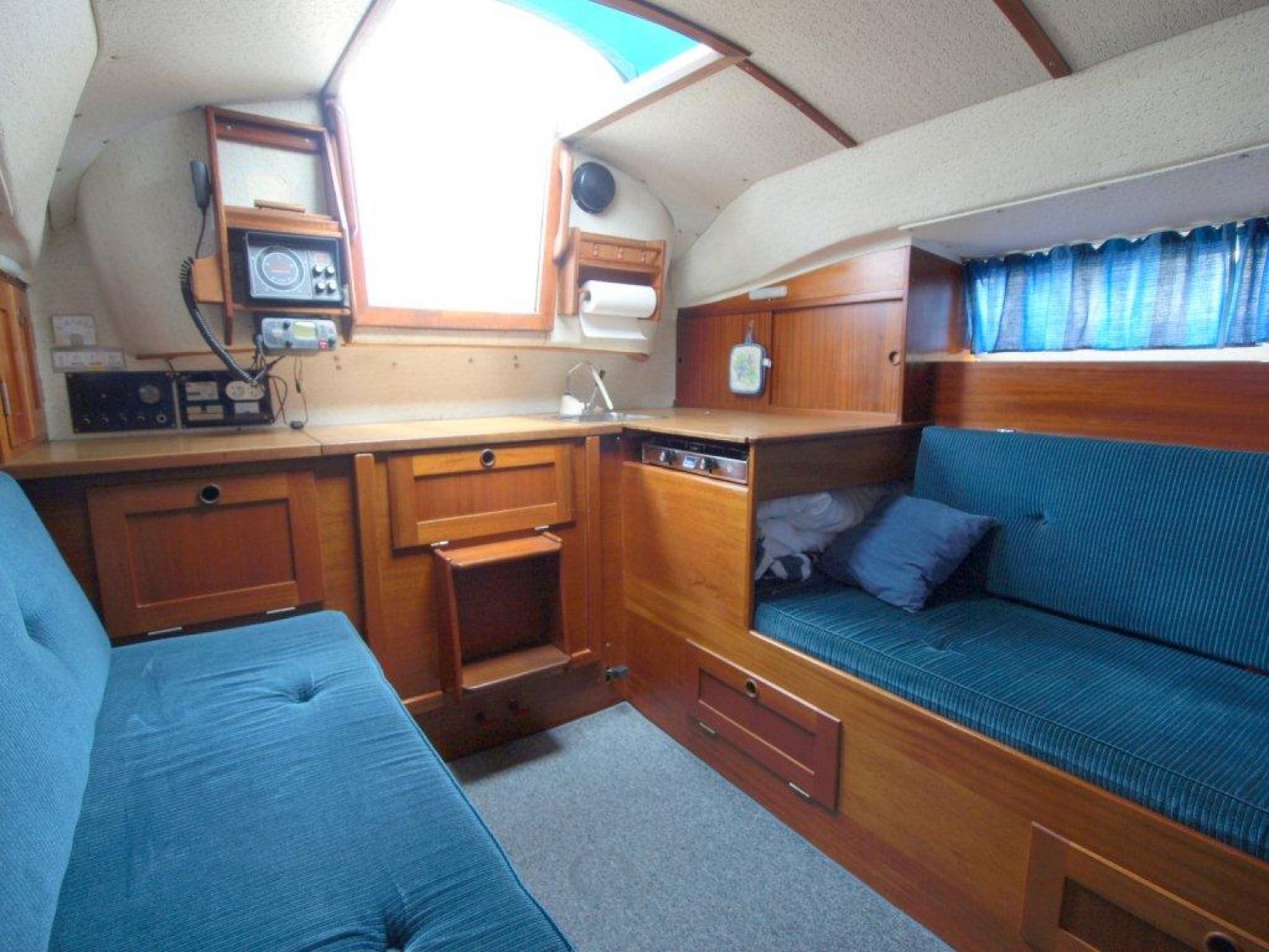Hallberg Rassy 26 zeilboot | White Whale Yachtbrokers