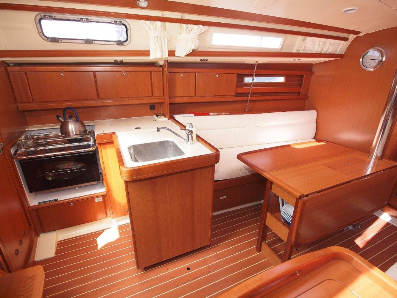 Dufour 325 Grand Large sailboat for sale | White Whale Yachtbrokers
