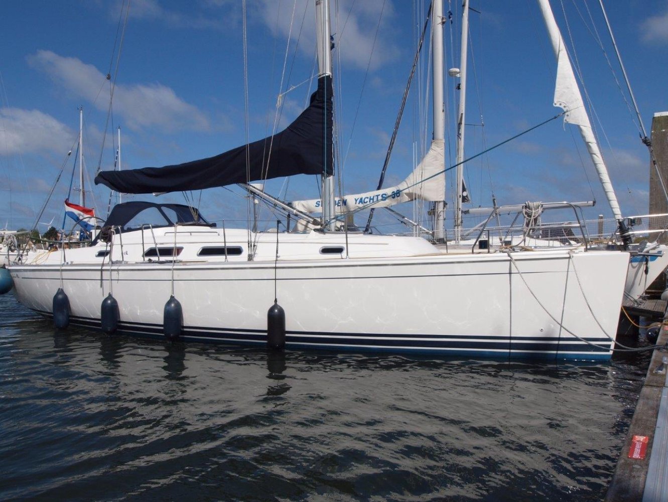 Hanse 370 Segelboot zu verkaufen | White Whale Yachtbrokers
