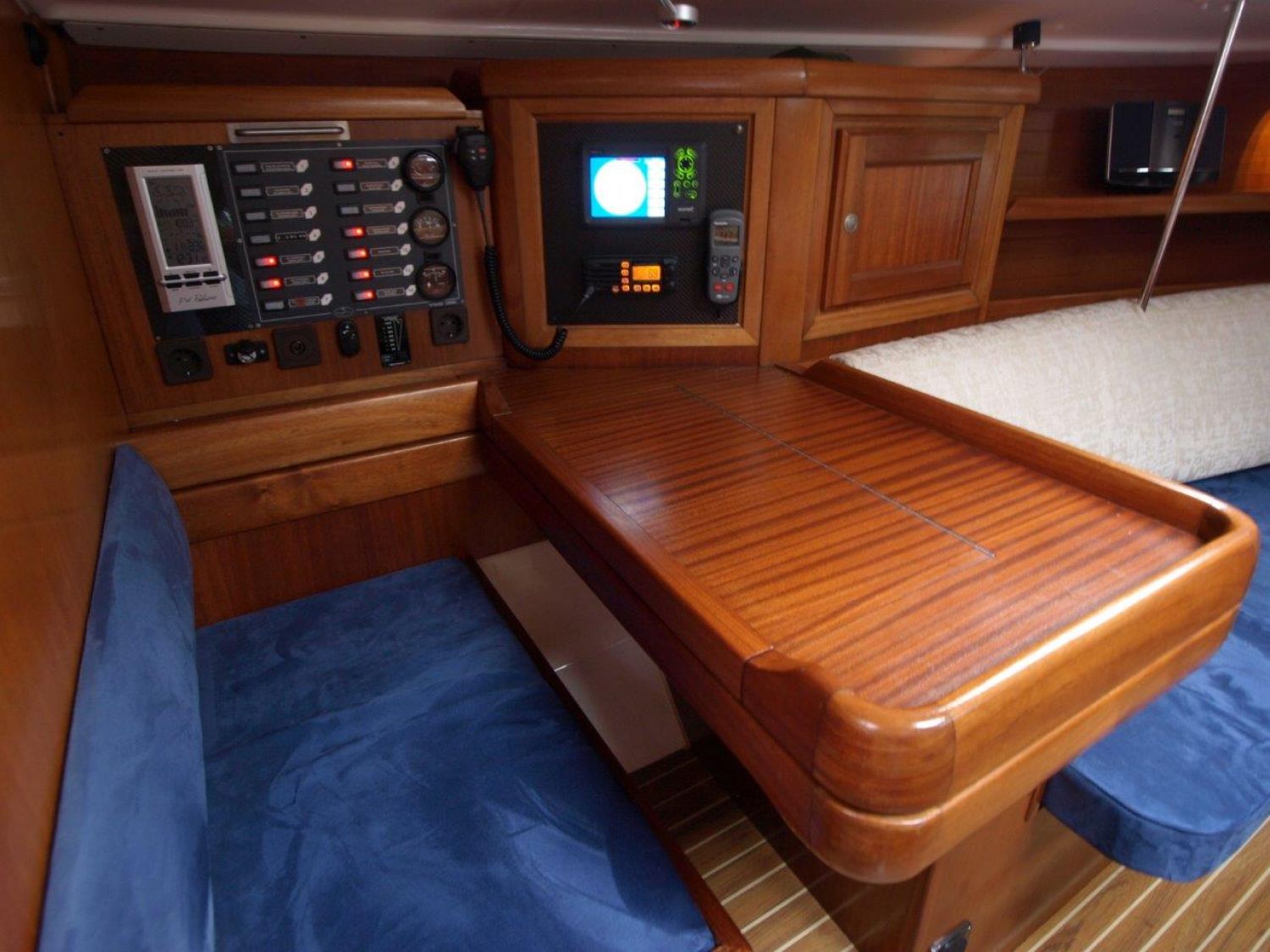 Dufour 39 DI | White Whale Yachtbrokers