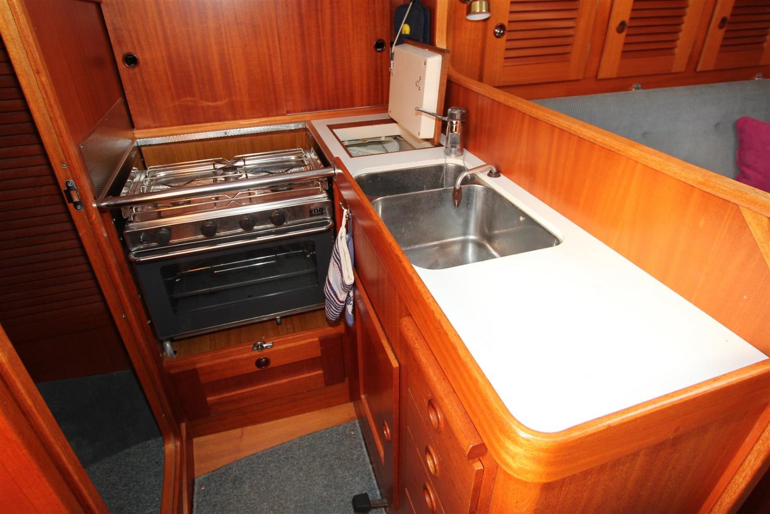 Hallberg Rassy 34 sailboat for sale | White Whale Yachtbrokers