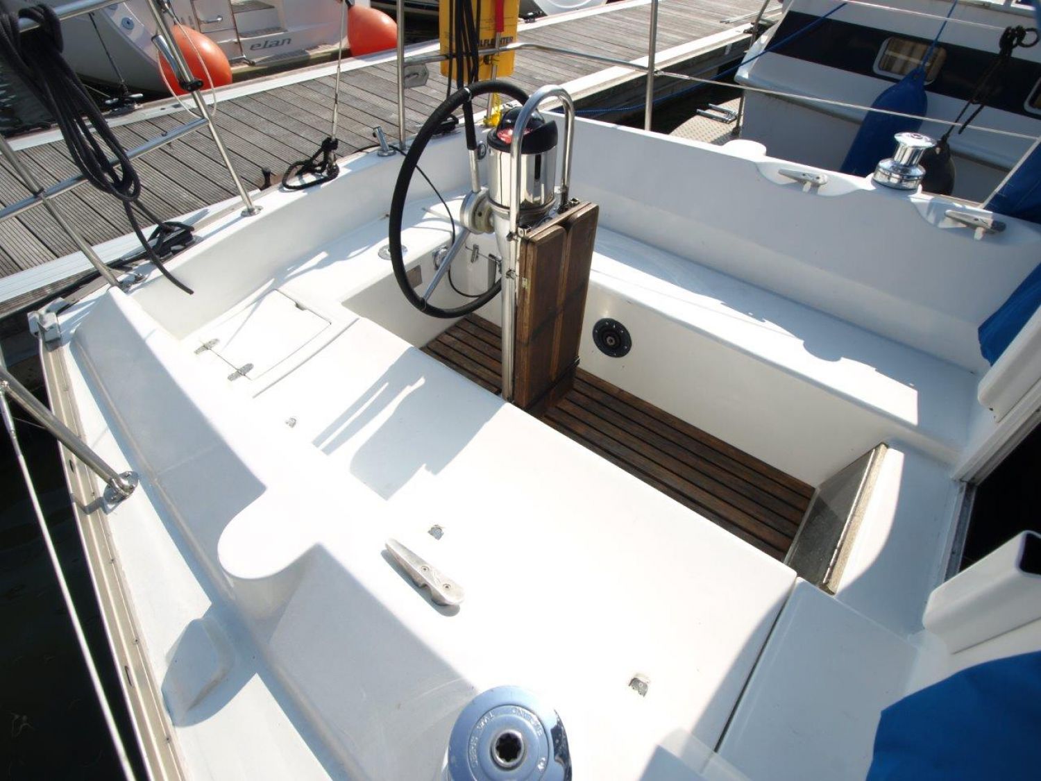 Dufour 31 sailboat for sale | White Whale Yachtbrokers