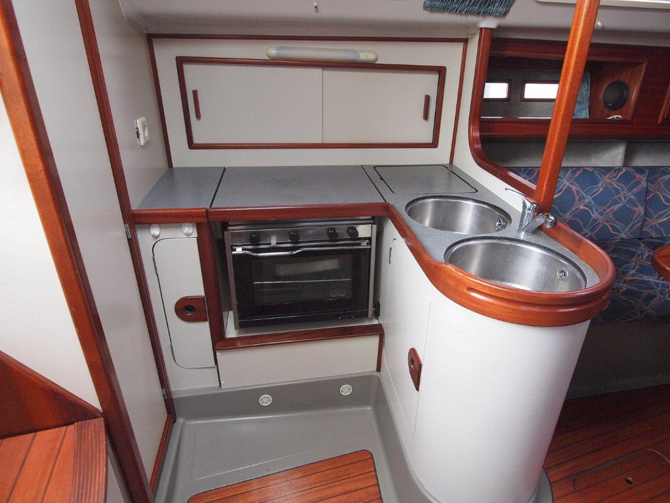 Dehler 35 CWS sailboat for sale | White Whale Yachtbrokers