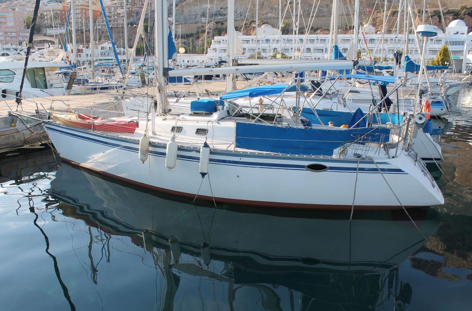 Hunter Legend 37.5 Sold | White Whale Yachtbrokers