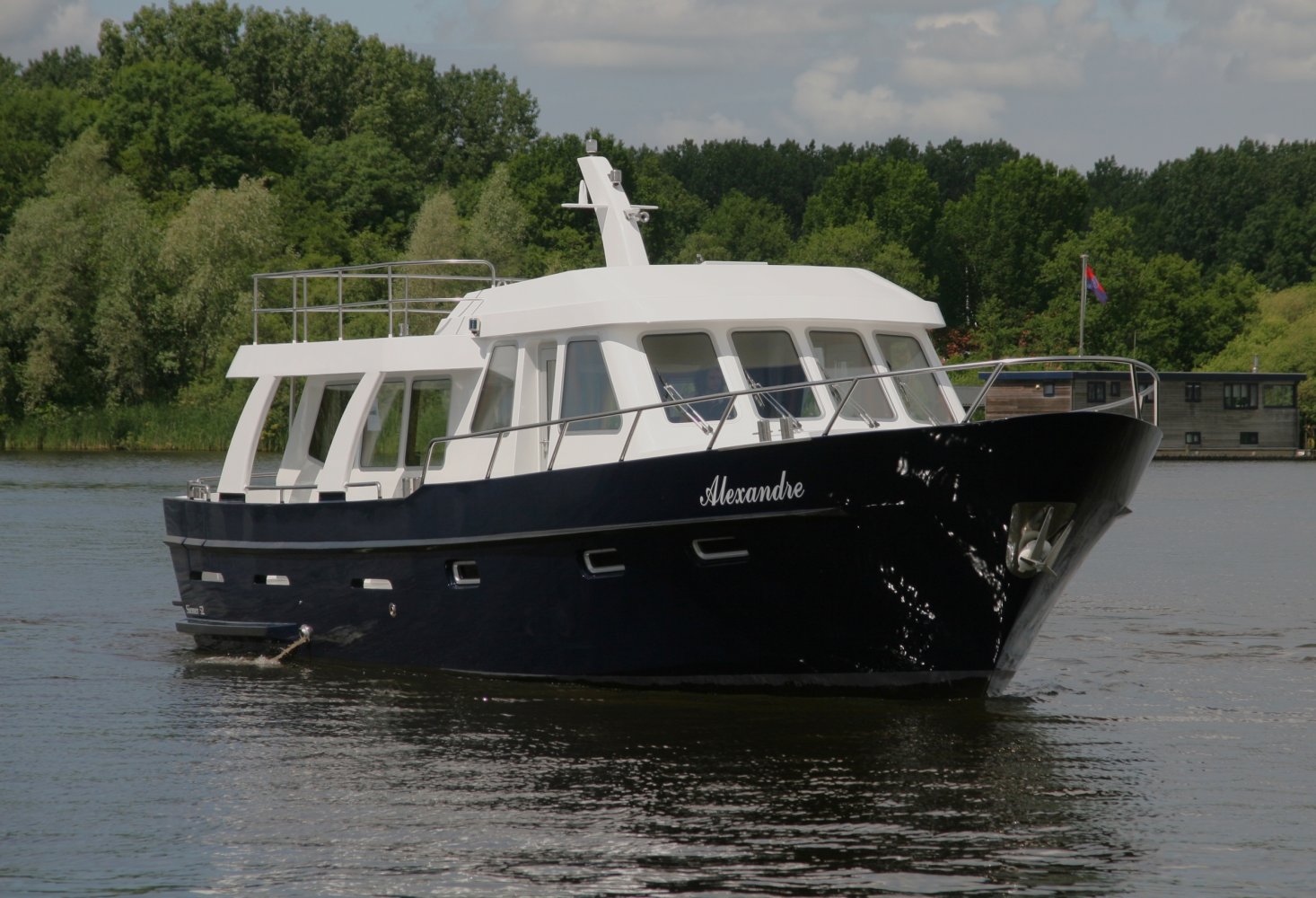 Van Vossen 1500 Trawler te koop | Terherne Nautic
